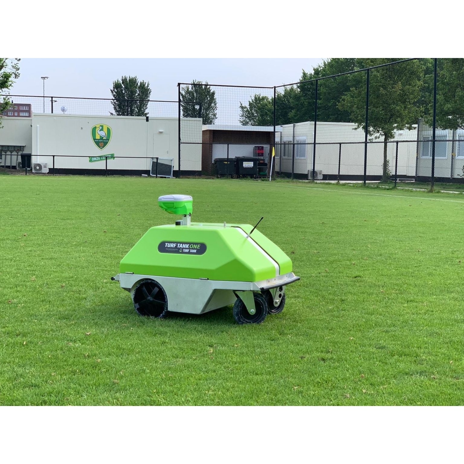 Sportvelden belijnen door robotbelijner? Milati biedt Intelligent one aan